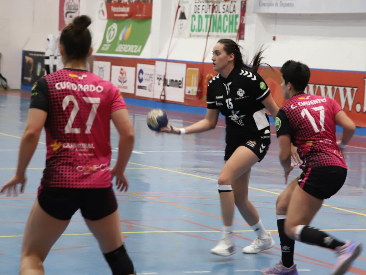 La lateral Sara de León continuará en las filas del San José Obrero ...