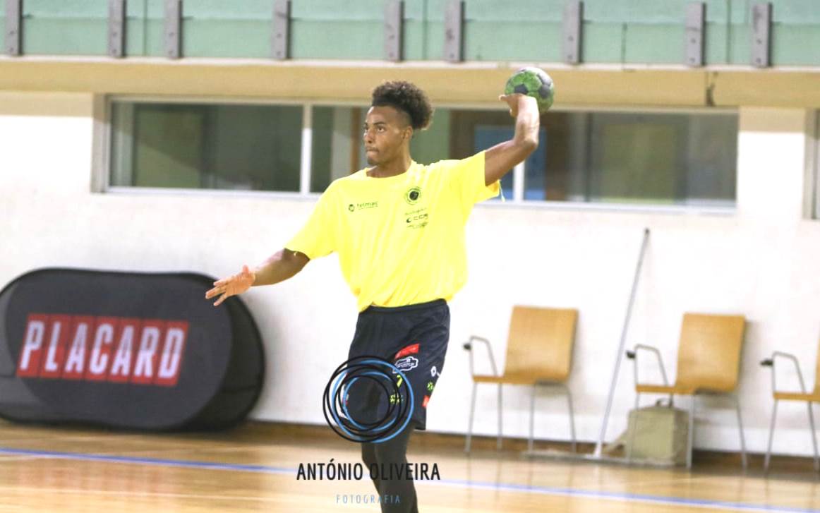 El lateral zurdo Marcos Ribeiro refuerza la plantilla del LandBit ...